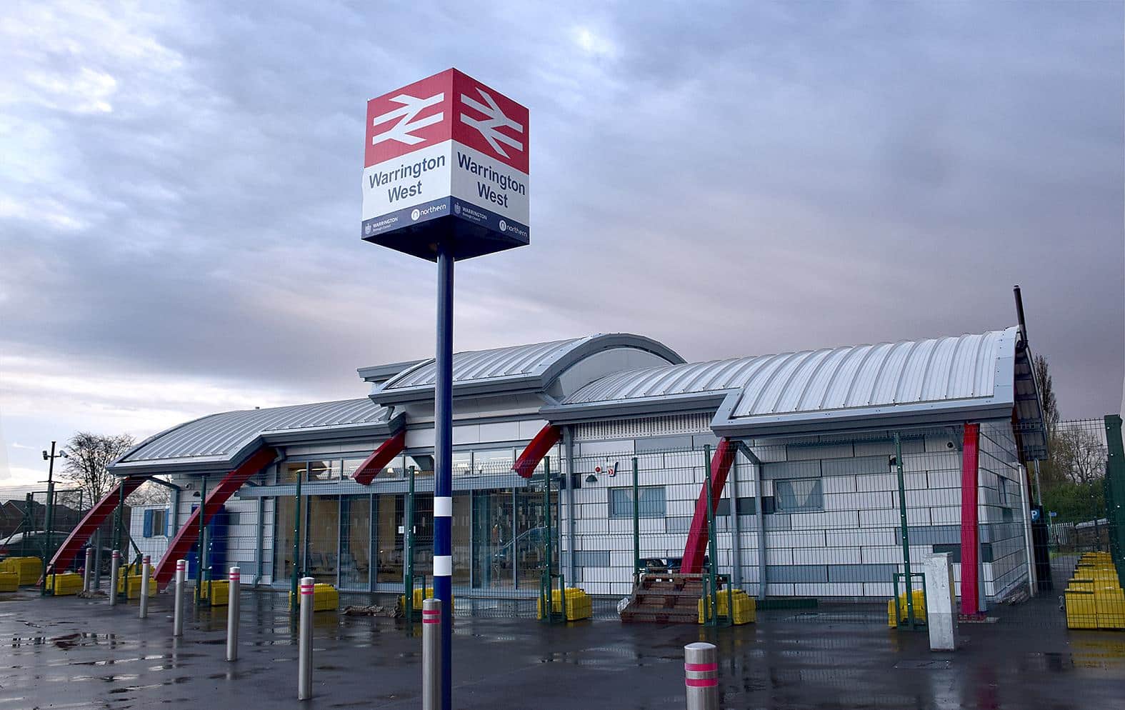 Warrington West station opens | RailBusinessDaily