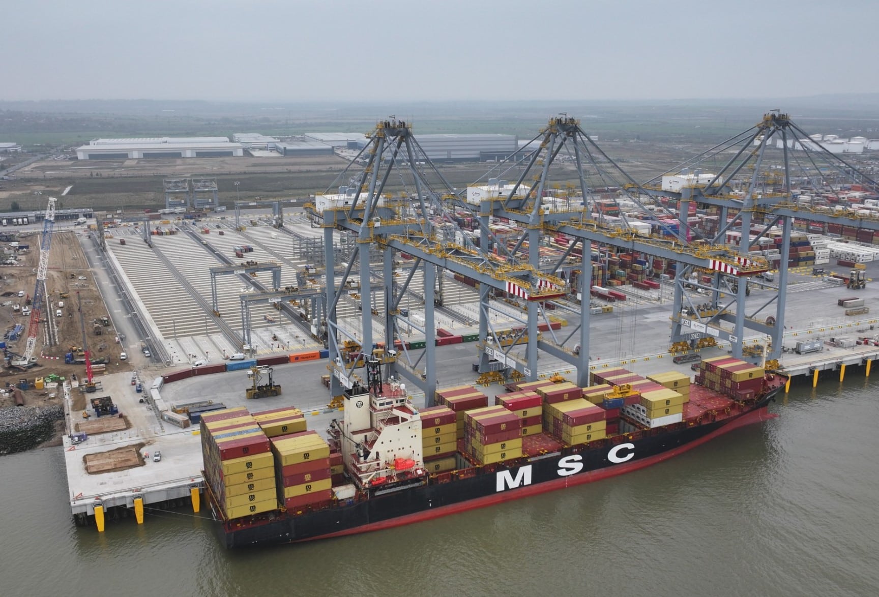London Gateway launches new £350m fourth berth with arrival of first ...
