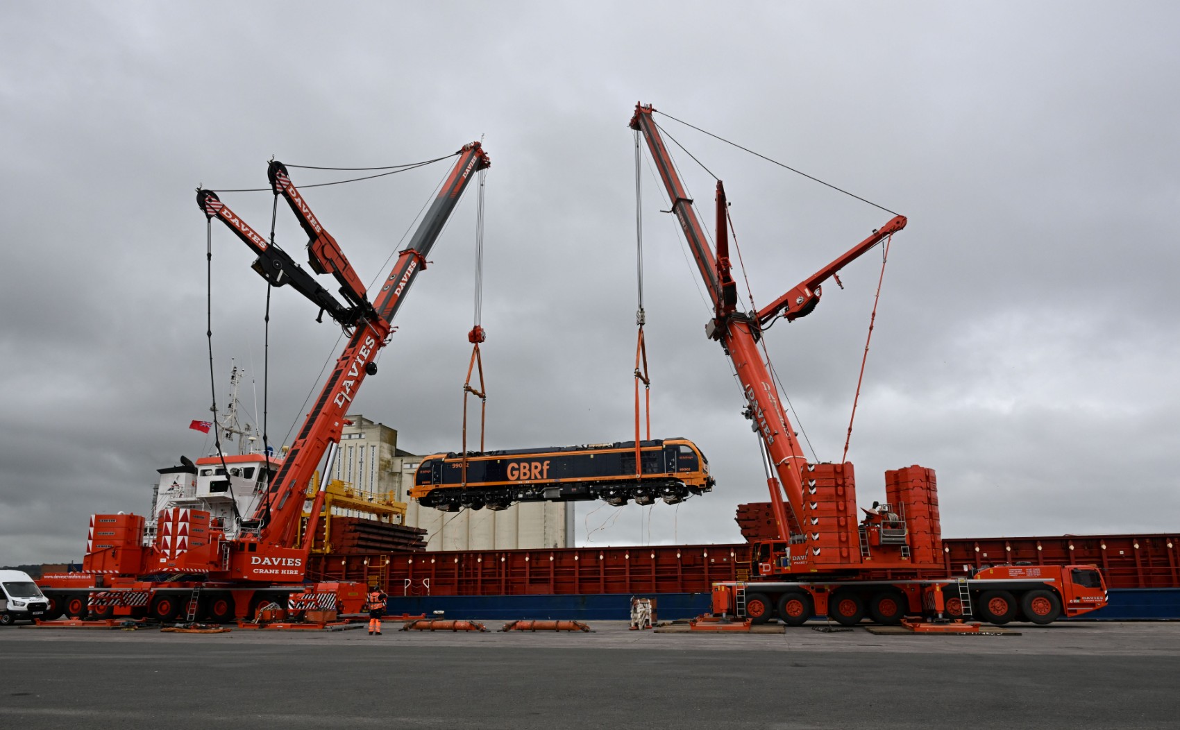 Arrival of the first Class 99 locomotives in the UK | RailBusinessDaily