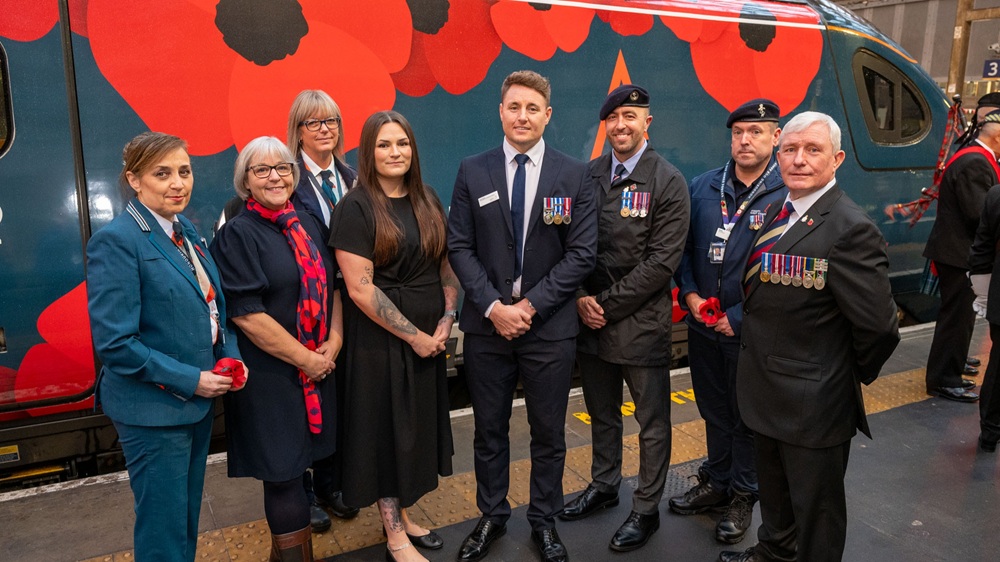 Avanti West Coast poppy train carries wreath on poignant journey to ...