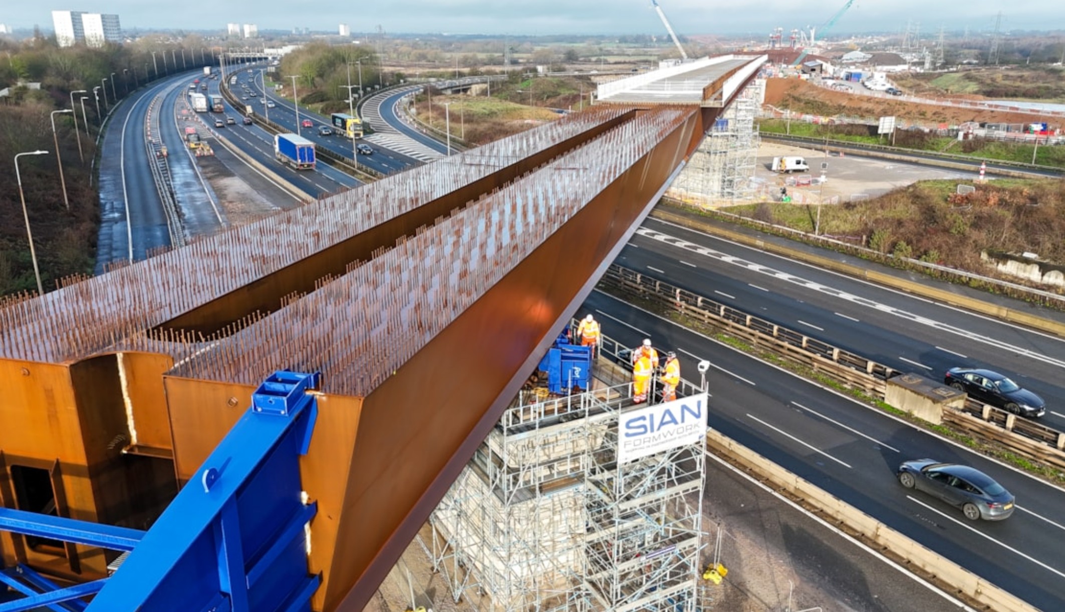 HS2 cuts traffic delays with innovative M6 bridge slide | RailBusinessDaily