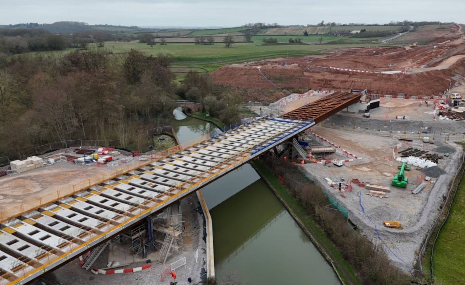 HS2 engineers launch 1,620 tonne bridge over the Grand Union Canal ...